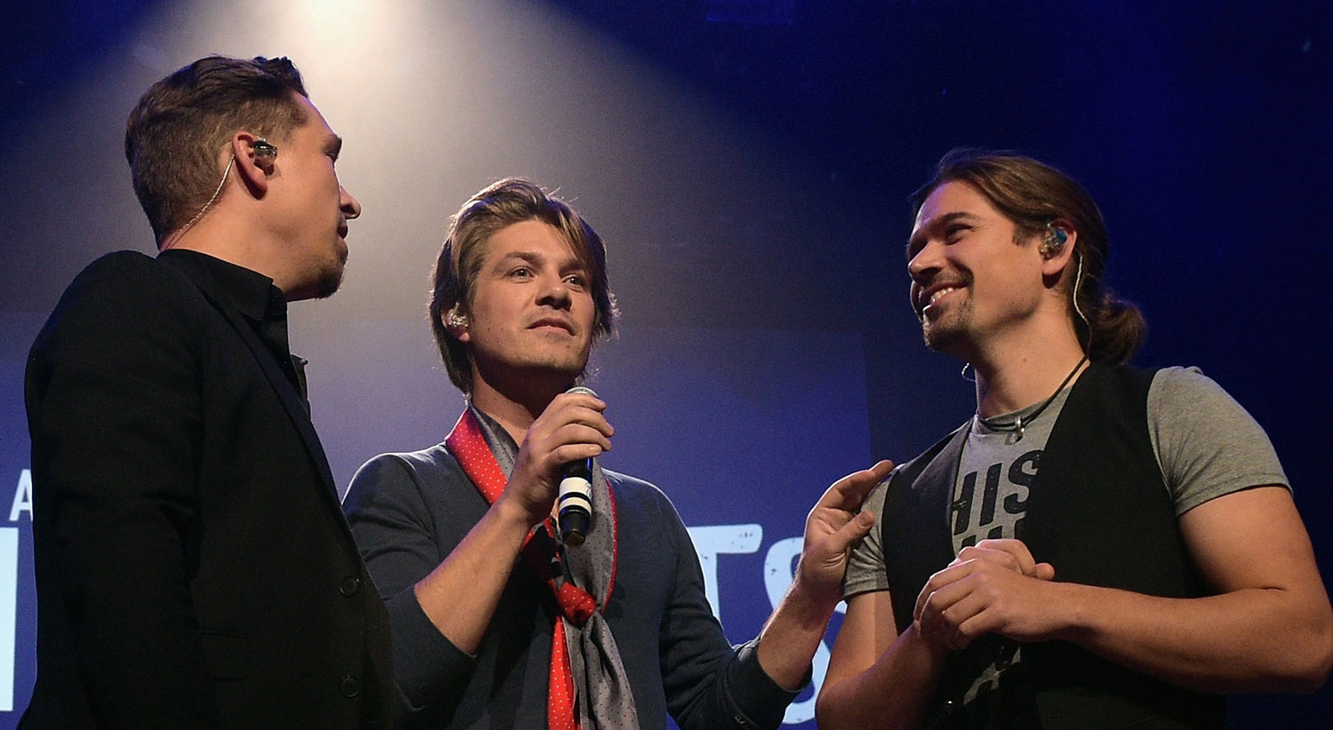 Zac Hanson Injured in Motorcycle Crash, Updates Fans | Hanson, Zac ...