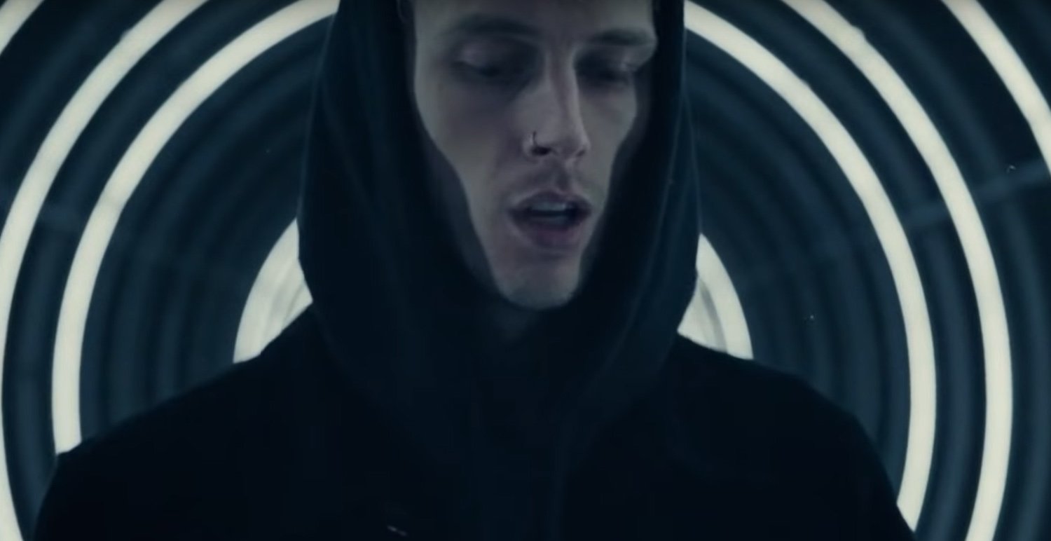 Machine Gun Kelly’s ’5:3666′ Video Was Inspired by a ‘Weird Night in ...