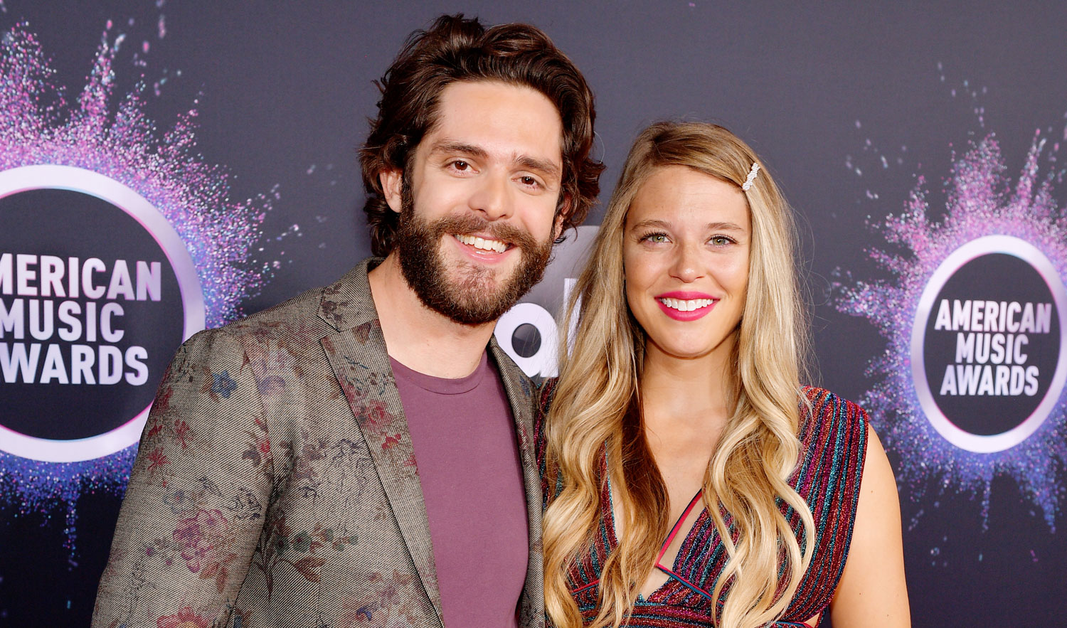 Thomas Rhett & Pregnant Wife Lauren Couple Up at American Music Awards ...