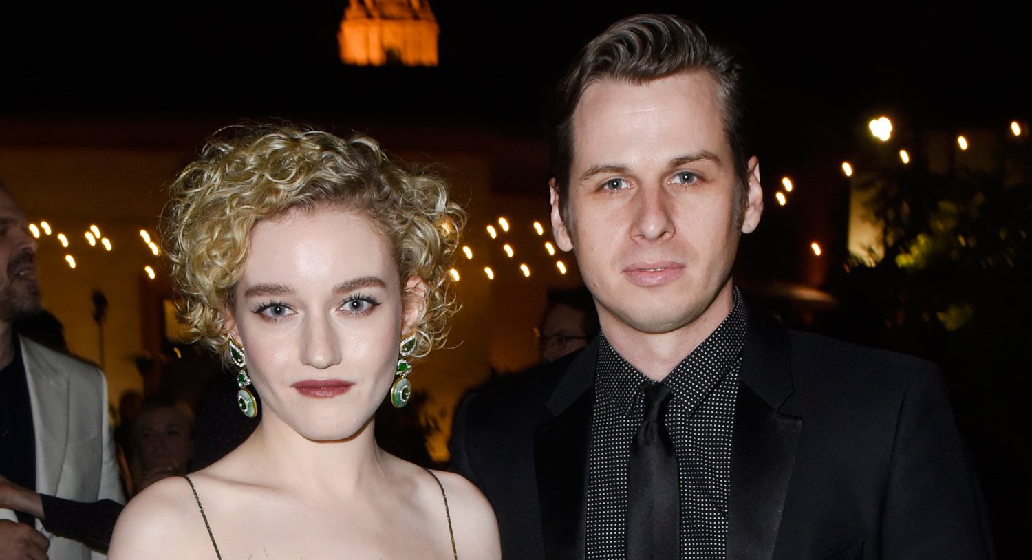 Julia Garner & Mark Foster Share First Photo From Their Wedding! | Julia Garner, Mark Foster ...