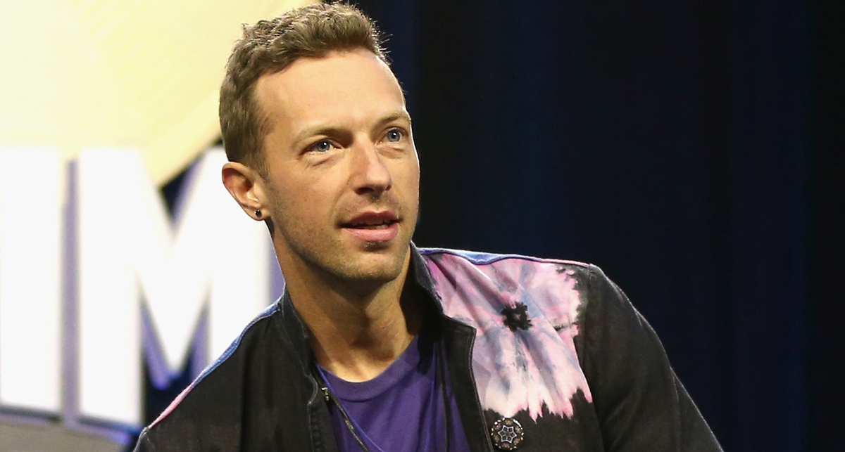 Chris Martin Goes Off on ‘Aggressive’ Autograph Seekers in New Video ...