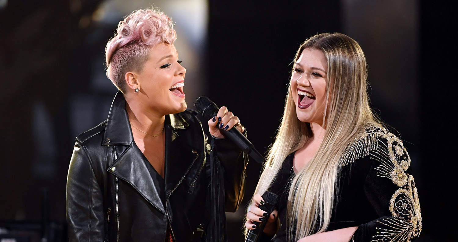 Kelly Clarkson Agrees with Pink’s Views on Aging | Kelly Clarkson, Pink ...