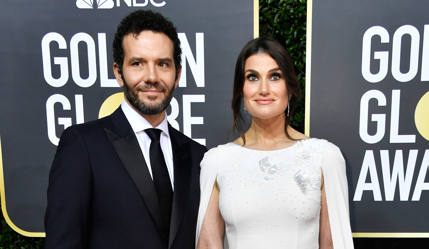 Idina Menzel’s Husband Aaron Lohr Joins Her at Golden Globes 2020 ...