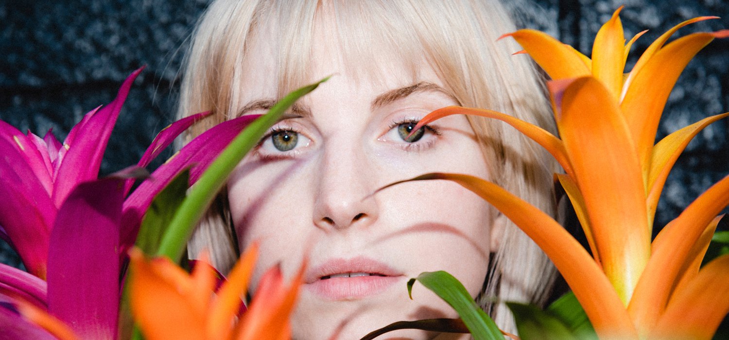 Hayley Williams Releases Music Video for New Song ‘Simmer’ – Watch ...
