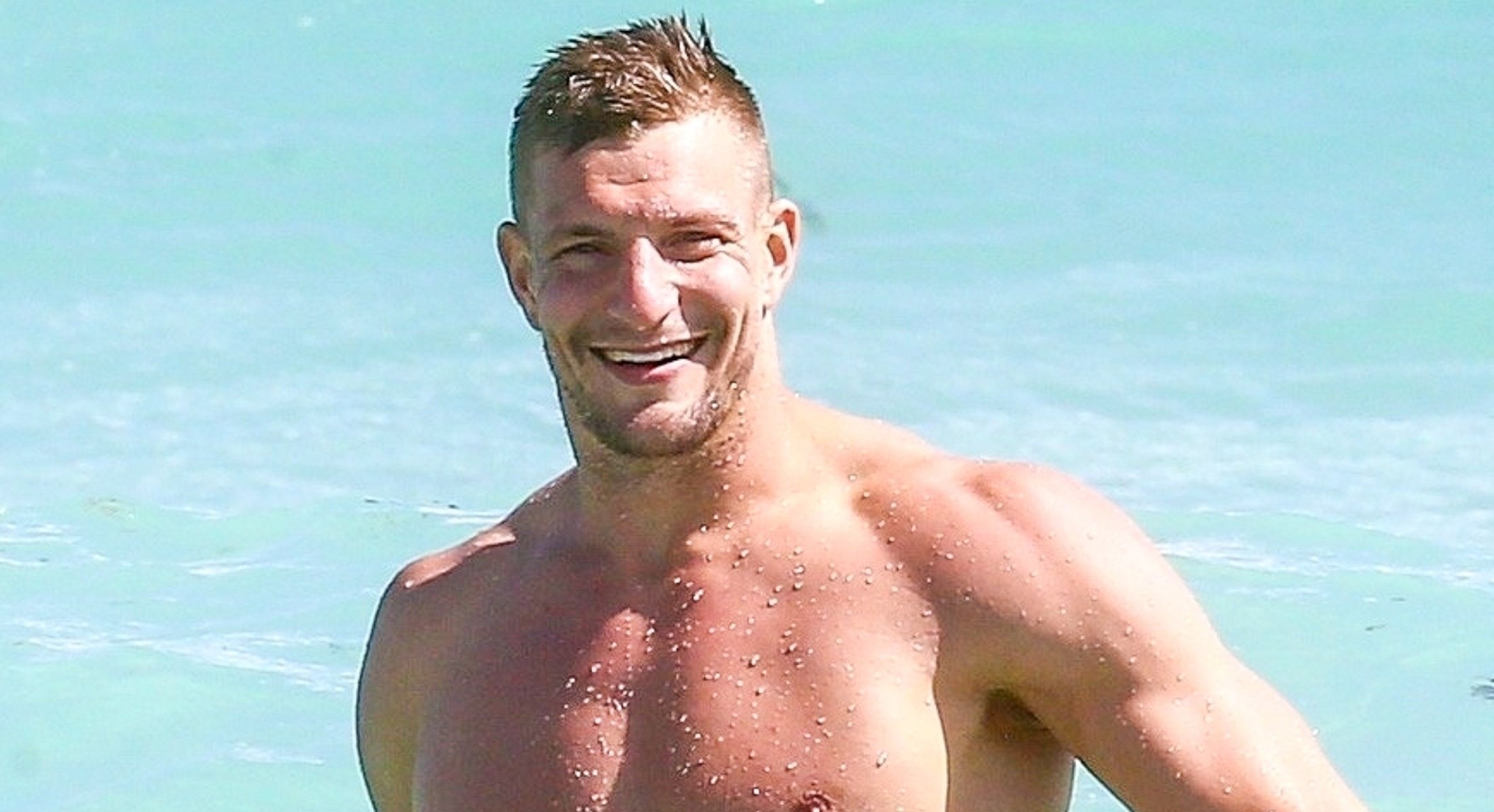 NFL’s Rob Gronkowski Looks Like He Doesn’t Miss a Day at the Gym! | Rob ...