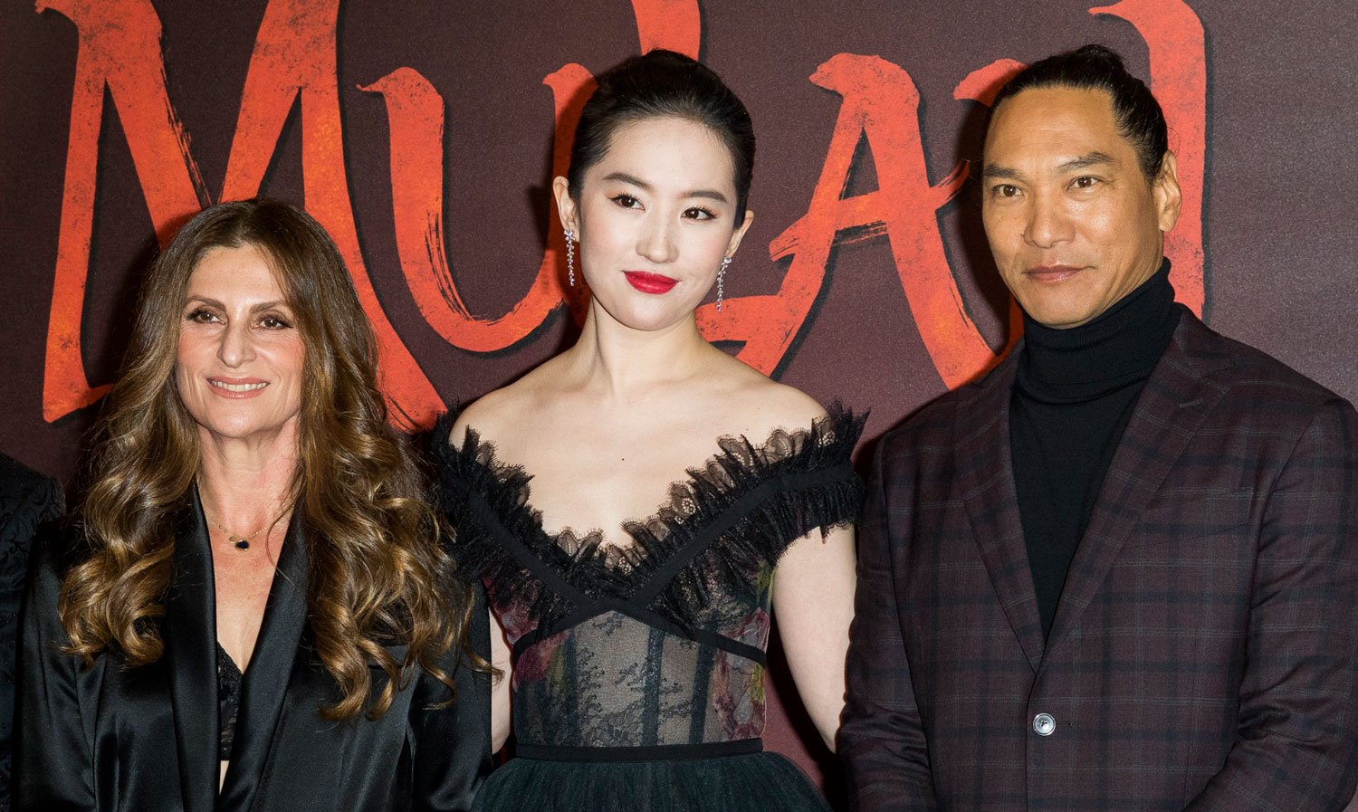 Disney Delays ‘Mulan’ Release Moments After Cast Attends UK Premiere ...