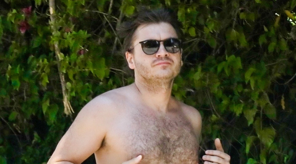 Emile Hirsch Goes for Shirtless Jog in Beverly Hills | Emile Hirsch ...