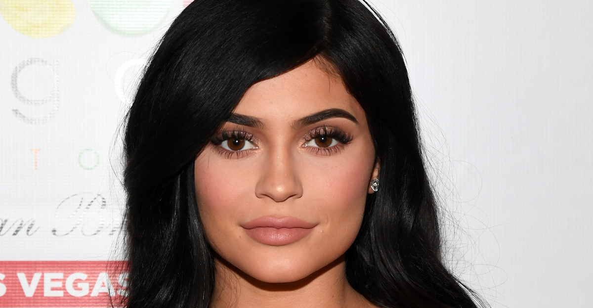 Kylie Jenner Shares Her License Photo & People Have Thoughts! | Kylie ...