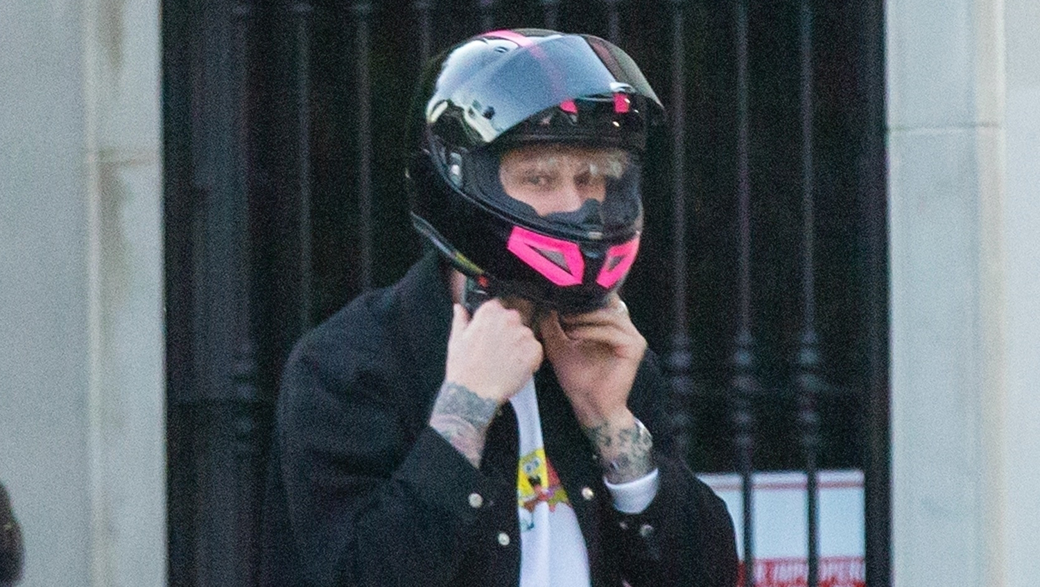 Machine Gun Kelly Works on New Music Amid Megan Fox Dating Rumors ...