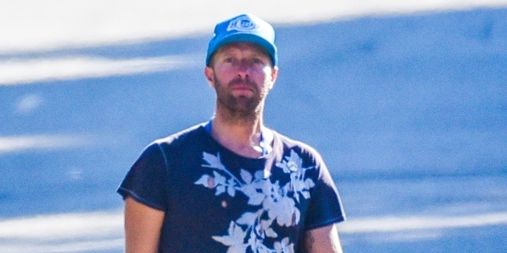 Chris Martin Goes for a Barefoot Stroll Over Fourth of July Weekend ...