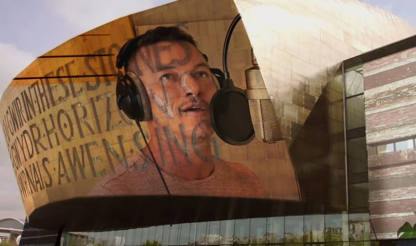 Luke Evans Performs a Cover of Queen’s ‘Who Wants to Live Forever’ with ...