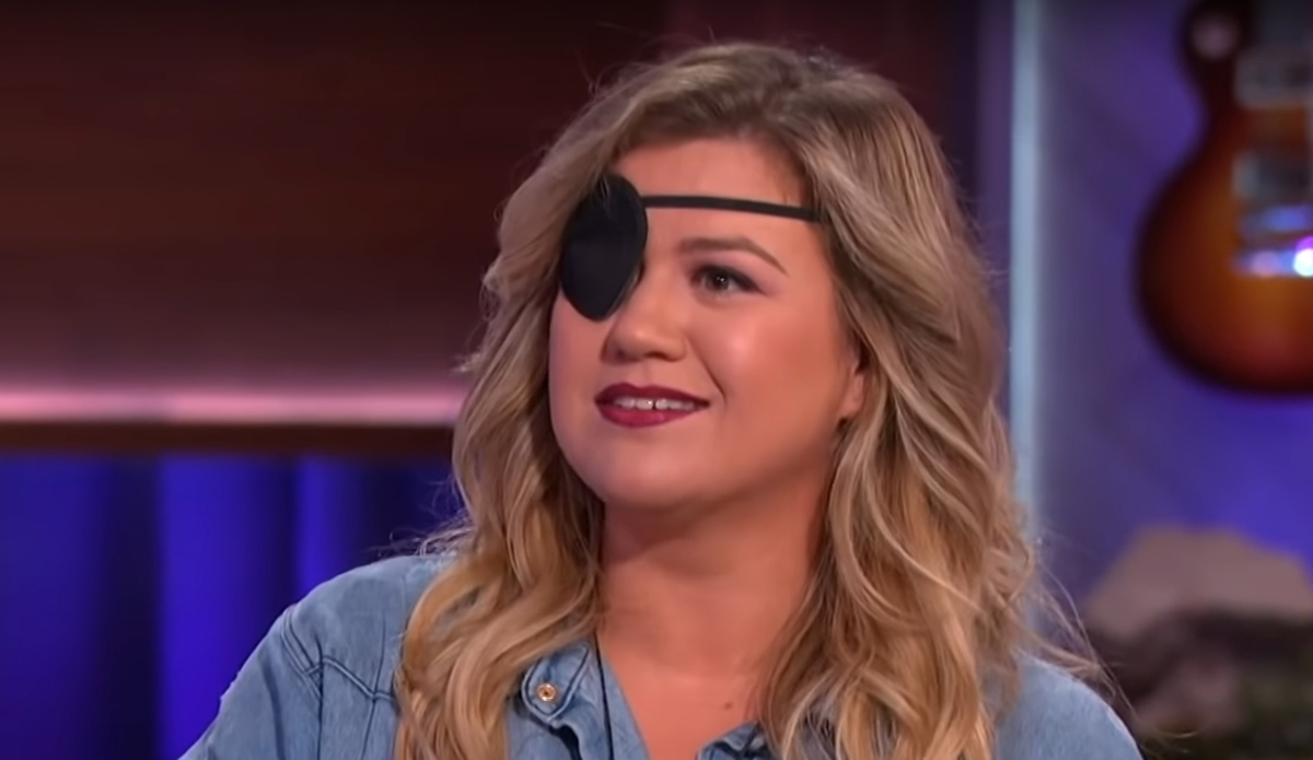 Kelly Clarkson Explains Why She’s Wearing an Eye Patch | Kelly Clarkson ...
