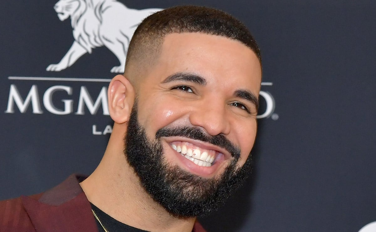 Drake Is Getting Roasted for Putting Raisins In His Mac & Cheese ...