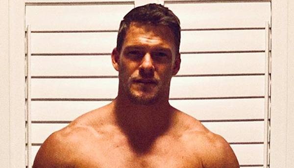 Alan Ritchson Shows Off Ripped Body Ahead of ‘Jack Reacher’ Filming ...