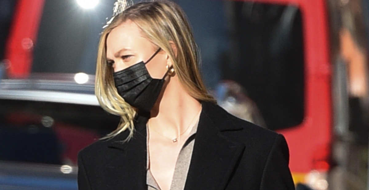 Karlie Kloss Makes Rare Appearance Out After Confirming Pregnancy ...