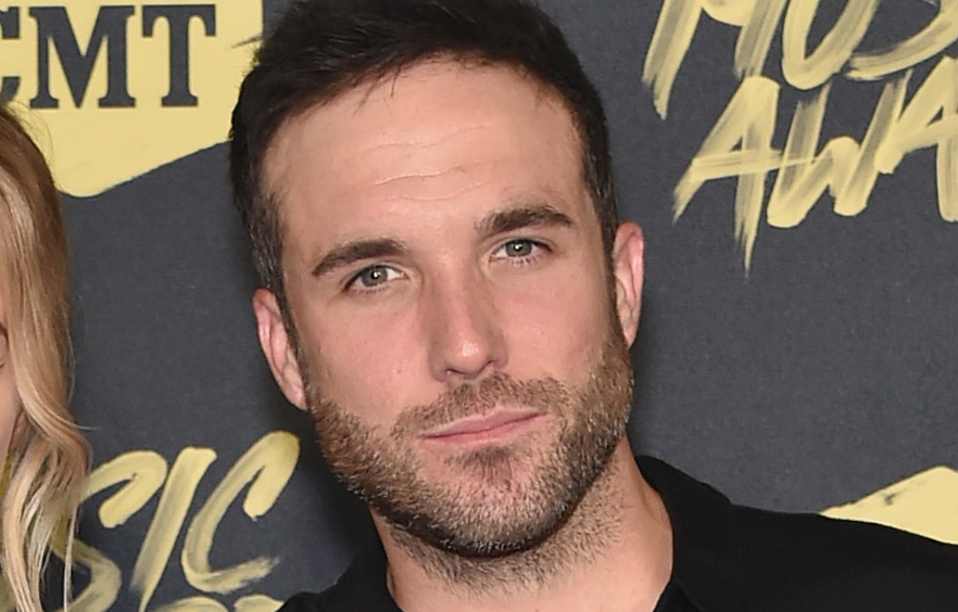 Country Singer Tyler Rich Had a Horrific Shock on New Year’s Eve ...