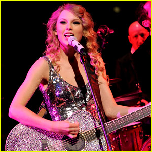 See the Best Fan Reactions to Taylor Swift’s ‘Love Story’ Re-Recording ...