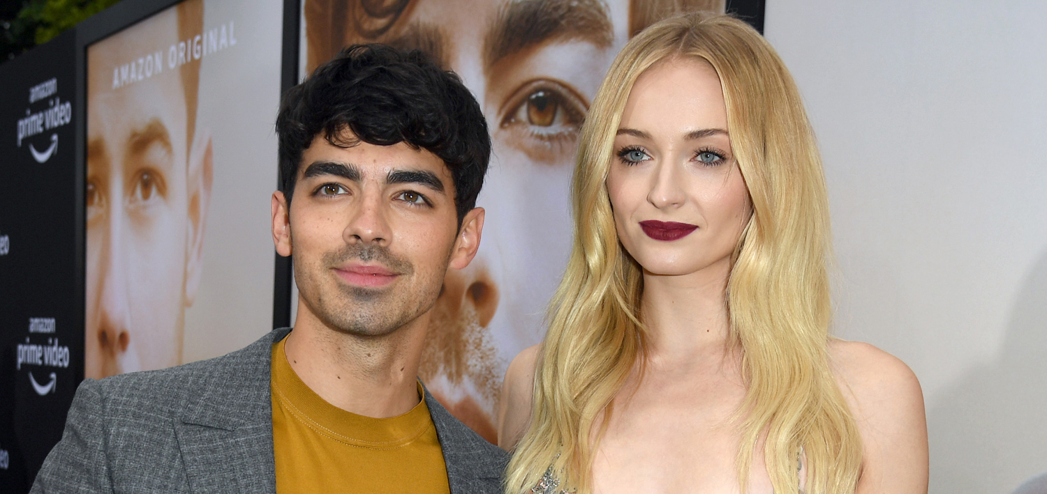 Joe Jonas Bares Abs in Shirtless Selfie & Sophie Turner Reacts! | Joe ...