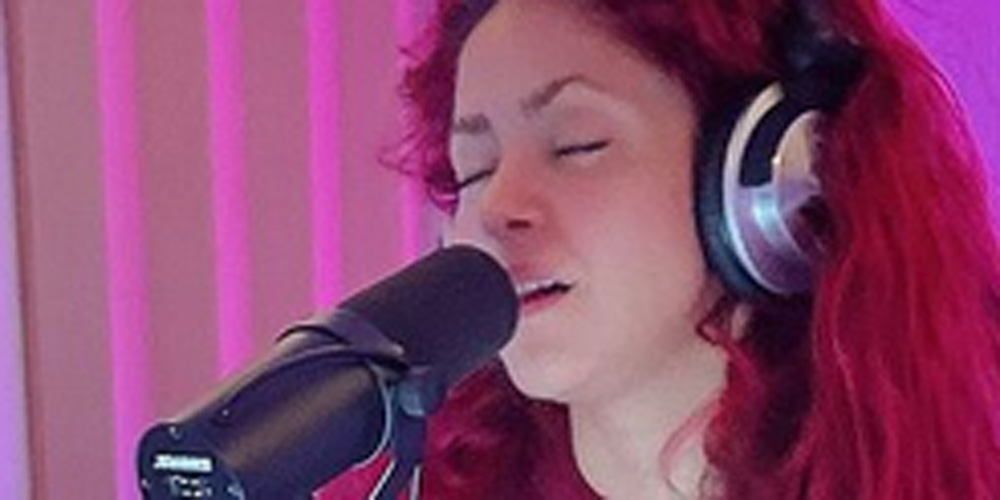 Shakira Shares a Photo Inside the Recording Studio: ‘Cooking Something ...