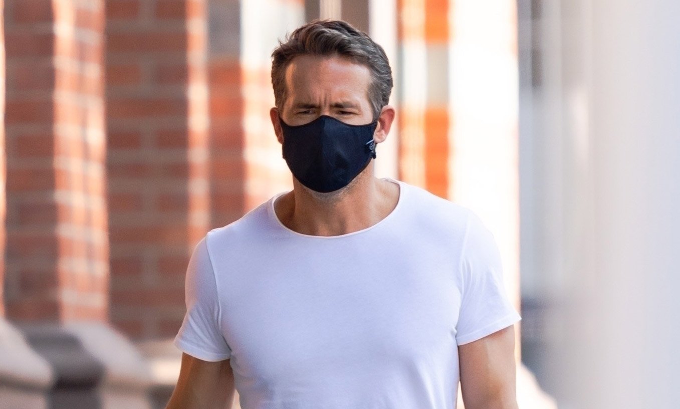 Ryan Reynolds Masks Up in New Candid Photos Taken in New York City ...