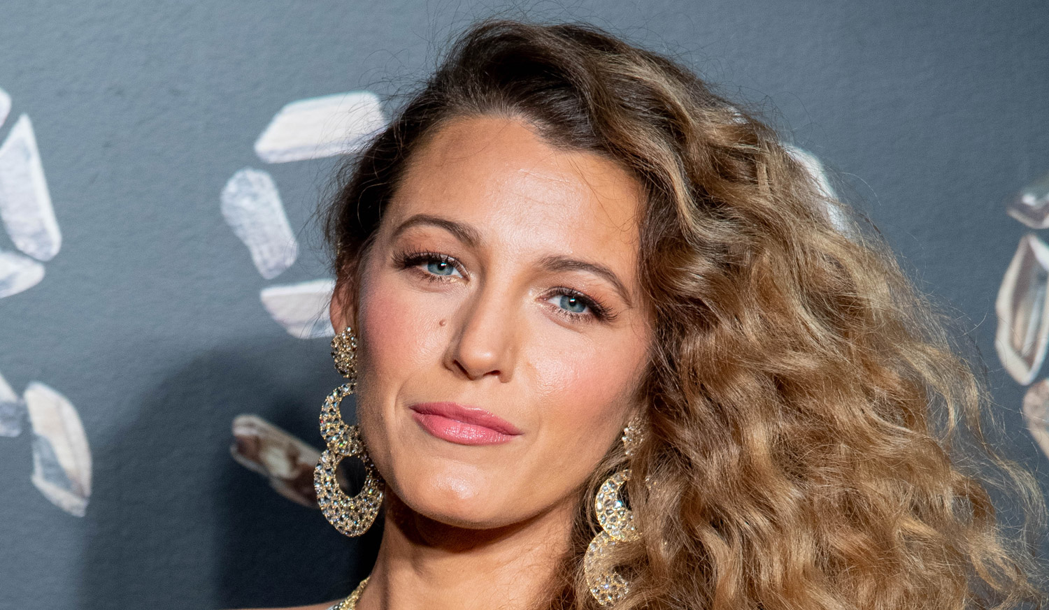 Blake Lively To Star in Netflix Movie Based on Scary Reddit Story ...