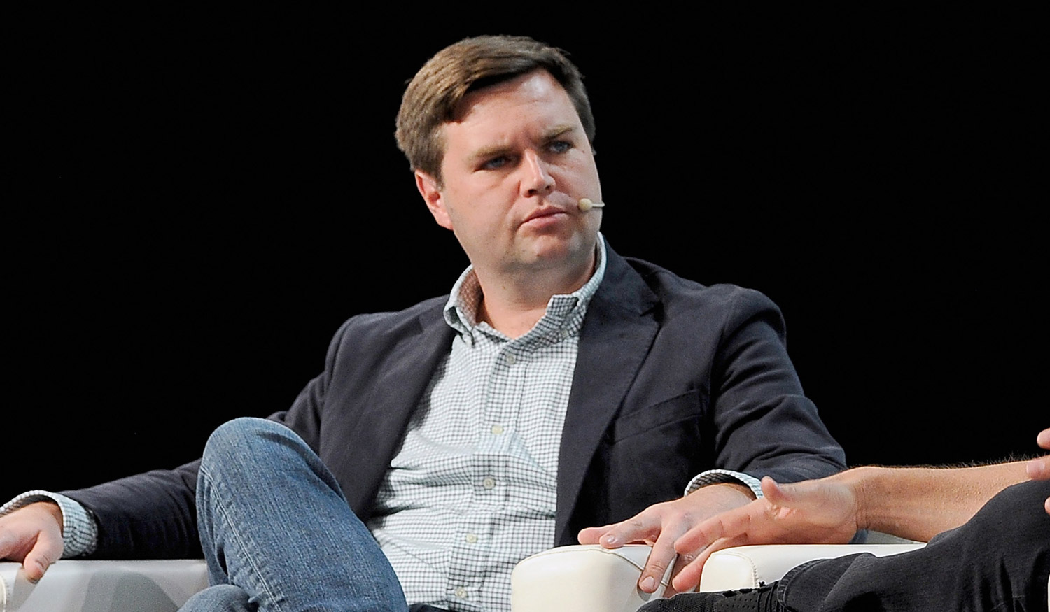 ‘Hillbilly Elegy’ Author J.D. Vance’s Campaign Sign Falls Off as He ...