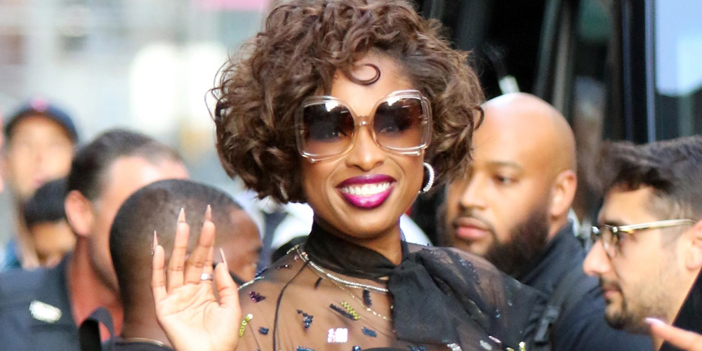 Jennifer Hudson Stuns in a Feather Dress at ‘Colbert’ Studio in NYC ...