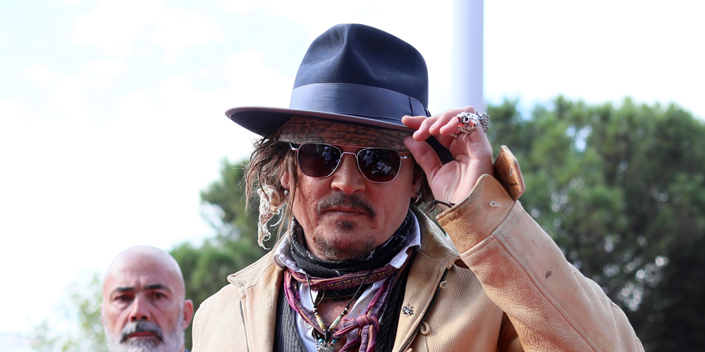 Johnny Depp Attends ‘Puffins’ Premiere in Italy | Johnny Depp, Puffins ...
