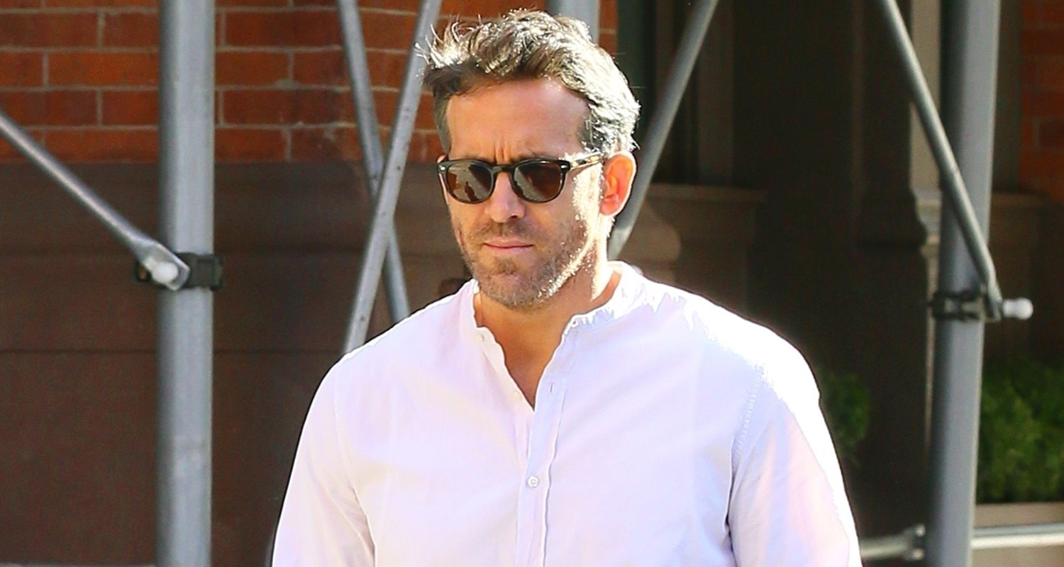 Ryan Reynolds Keeps Things Cool & Casual During Afternoon Walk in NYC ...