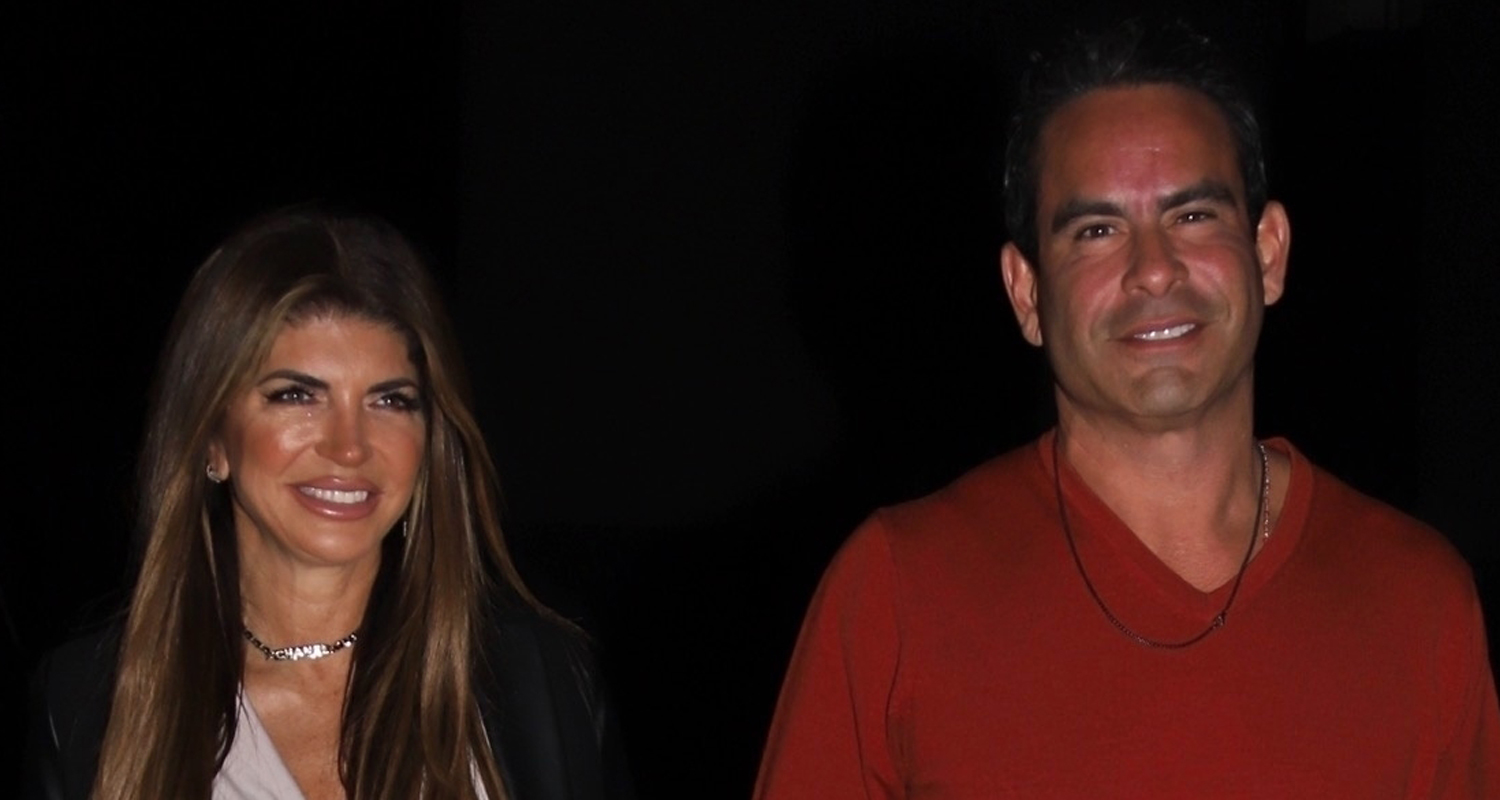 Teresa Giudice & Fiance Louie Ruelas Hold Hands During Night Out in New ...