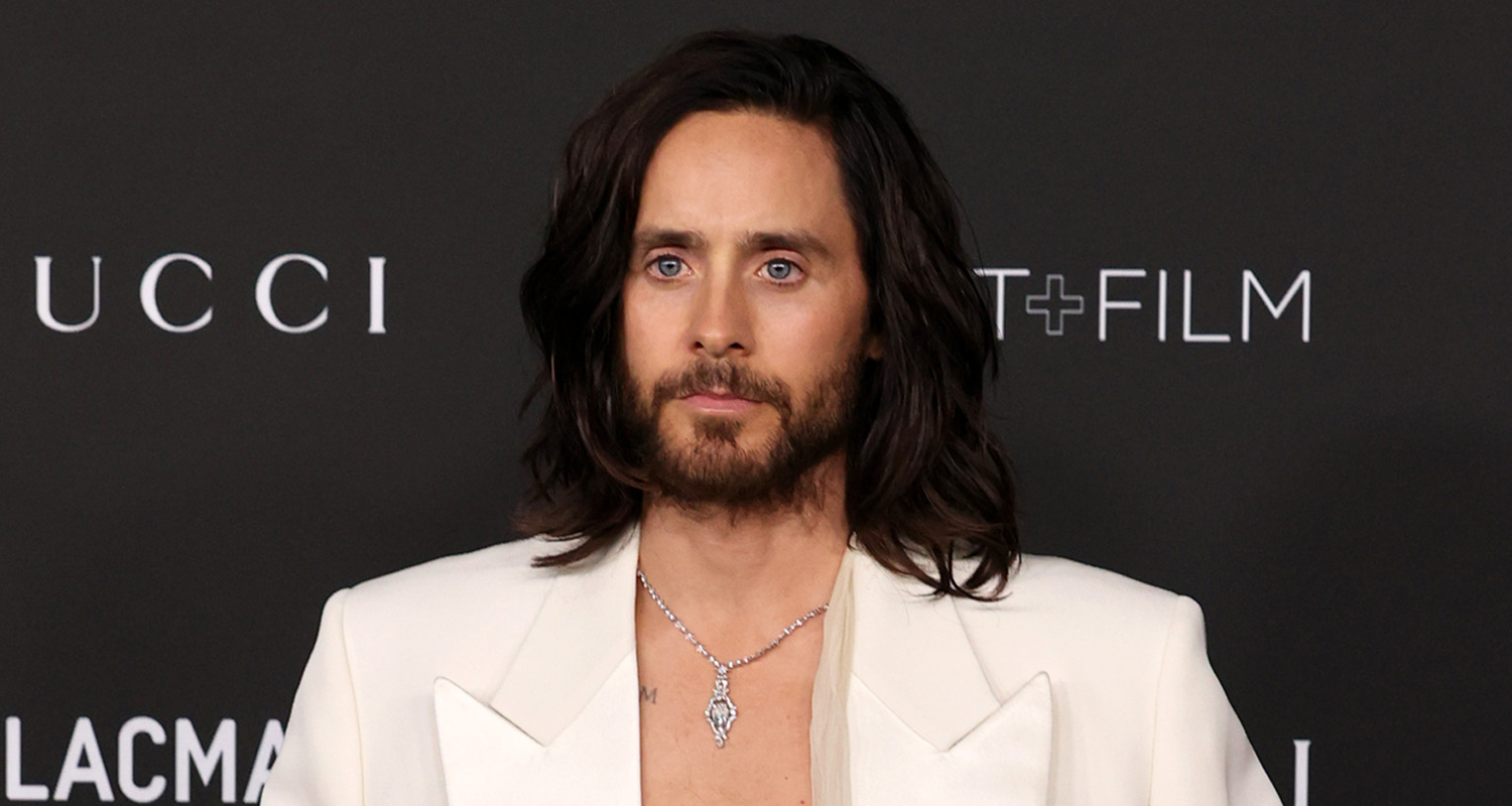 Jared Leto Wears White Suit with Pink Feathered Sleeves to LACMA Gala ...