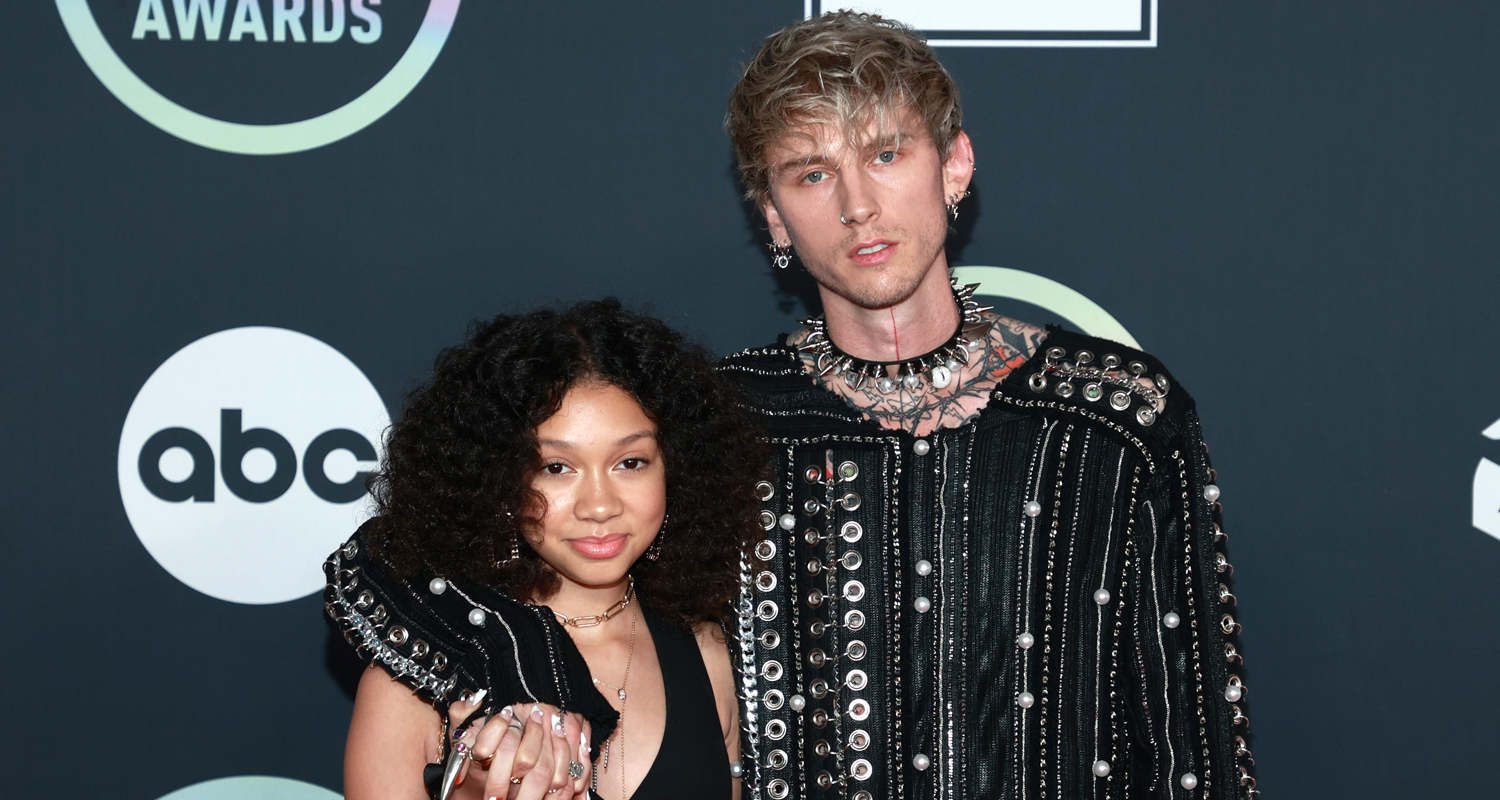 Machine Gun Kelly is Supported by Daughter Casie at AMAs 2021! | 2021 ...