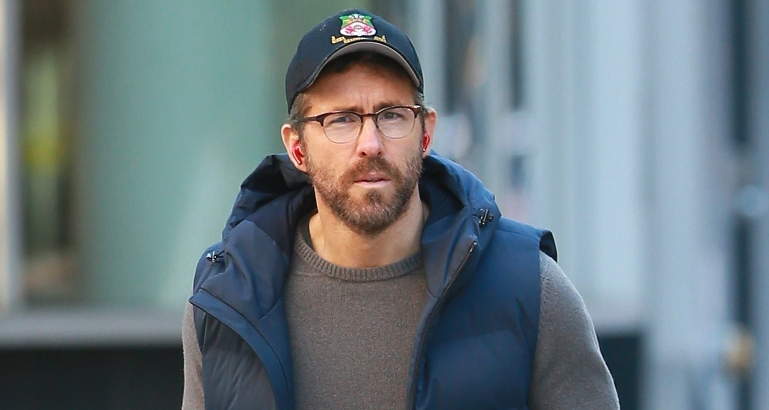 Ryan Reynolds Shows Off His Cool Fall Fashion While Taking His Dog for ...