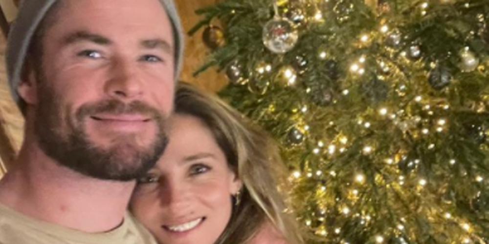 Chris Hemsworth & Wife Elsa Pataky Share a Sweet Christmas Selfie ...