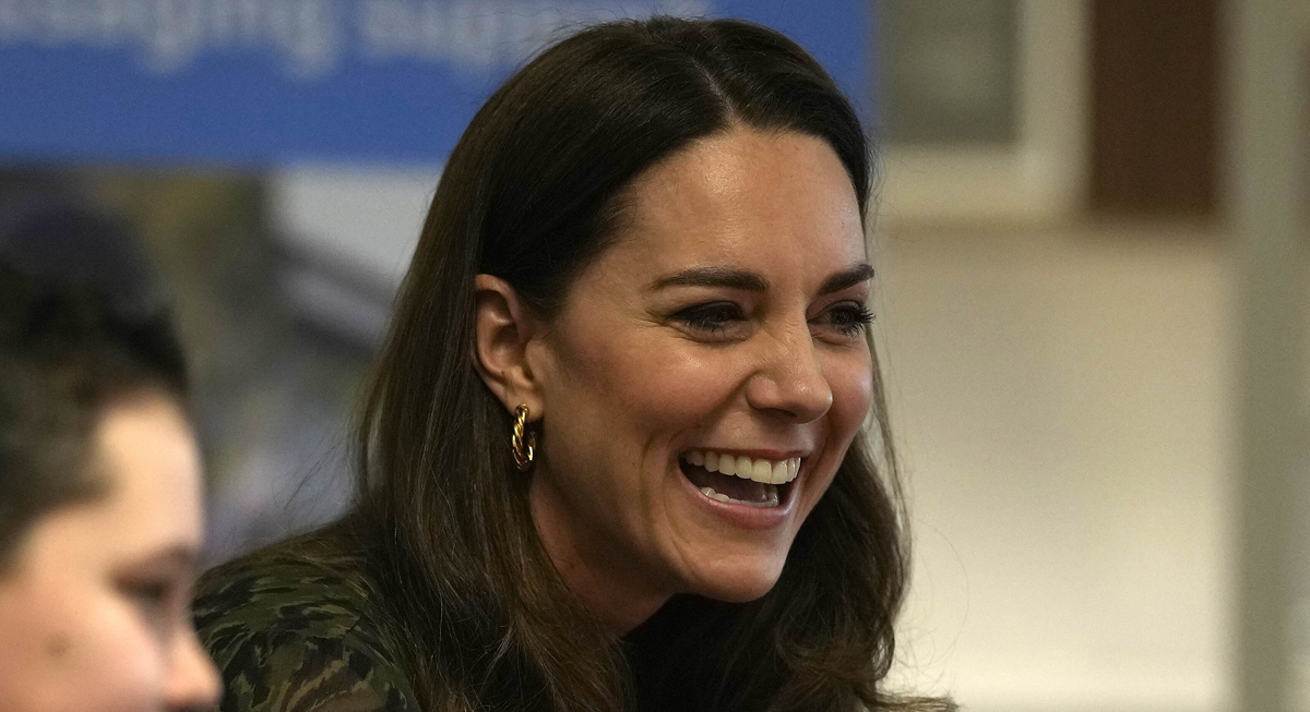 Duchess Kate Middleton Thanks Shout Workers for All Their Efforts ...