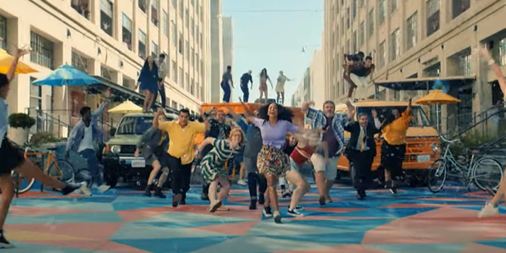 Vroom’s Super Bowl 2022 Commercial: Flake the Musical Gives ‘La La Land ...