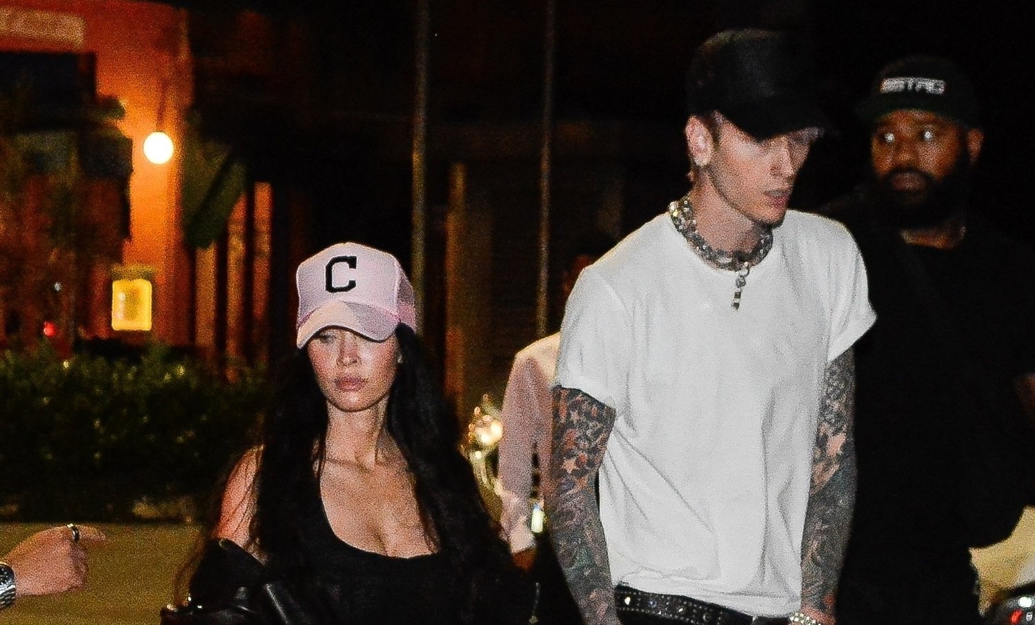 Megan Fox & Machine Gun Kelly Were Mobbed By Fans in Sao Paulo & These ...