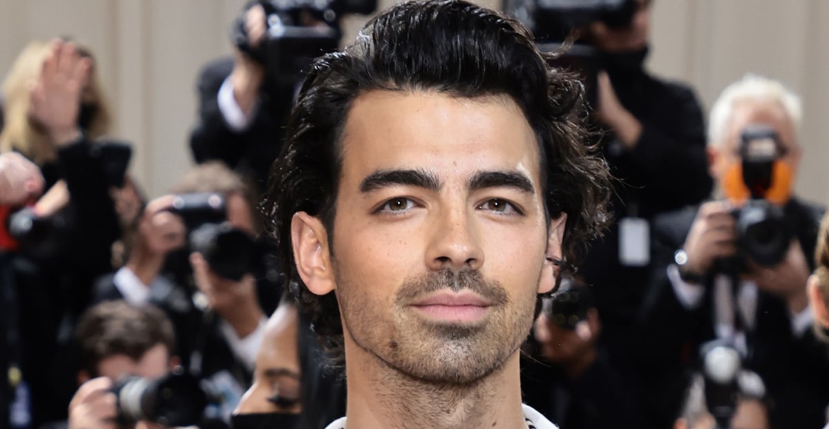 Joe Jonas Jokes About His Teen Years & the Constant Virginity Questions ...