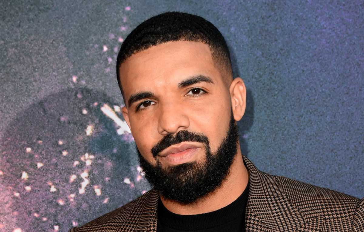 Drake Responds to Viral Tweet Tracking 14 Minute Flight Time on His ...