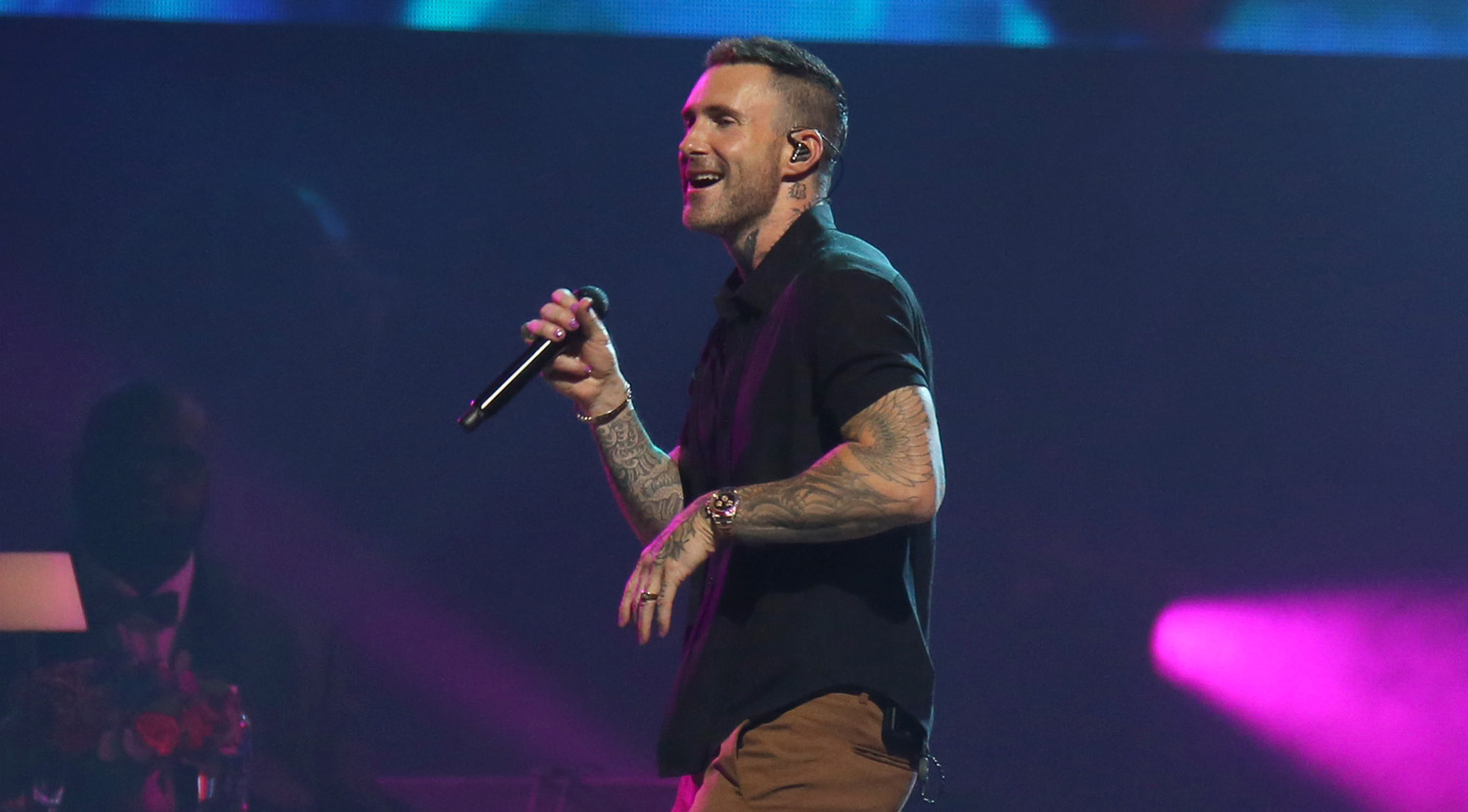 Adam Levine Sang ‘Directly to’ Wife Behati Prinsloo at First Gig Since ...