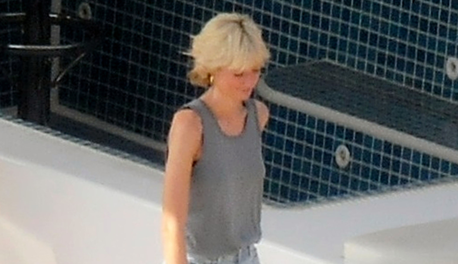 ‘The Crown’ Season 6 Photos: Elizabeth Debicki Spotted On Set as ...