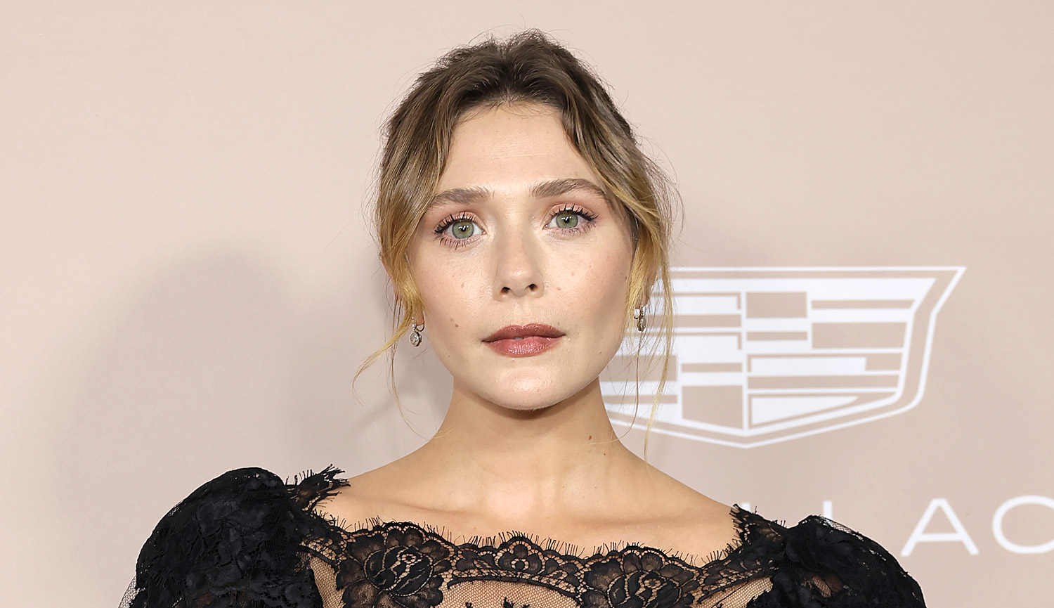 Elizabeth Olsen Talks About Her Panic Attacks That Began at Age 21 ...