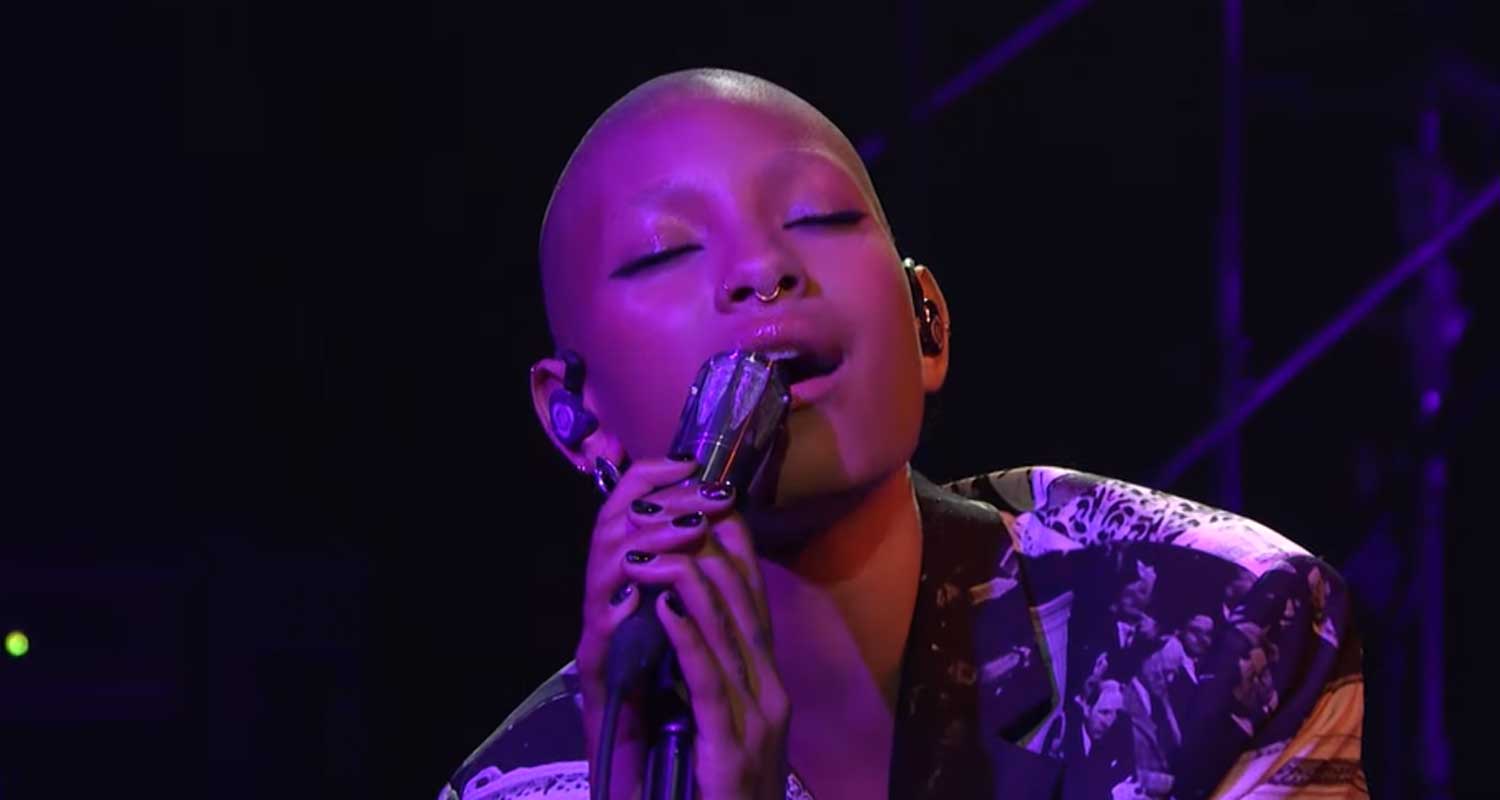 Willow Smith Performs ‘Curious/Furious’ & ‘Ur A Stranger’ on ‘SNL ...