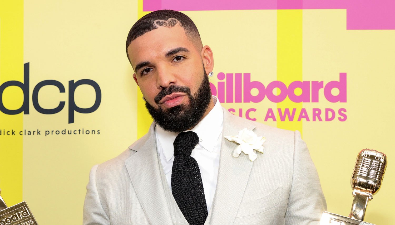 Drake’s Apollo Theater Shows Postponed to January, Promises to Deliver ...