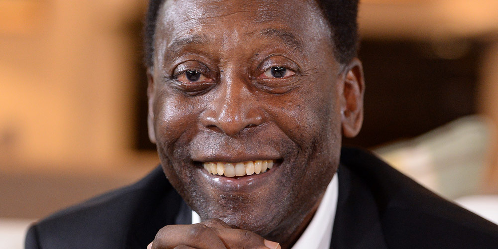 Pele’s Daughter Shares Emotional Tribute & Photo of Family With Soccer ...