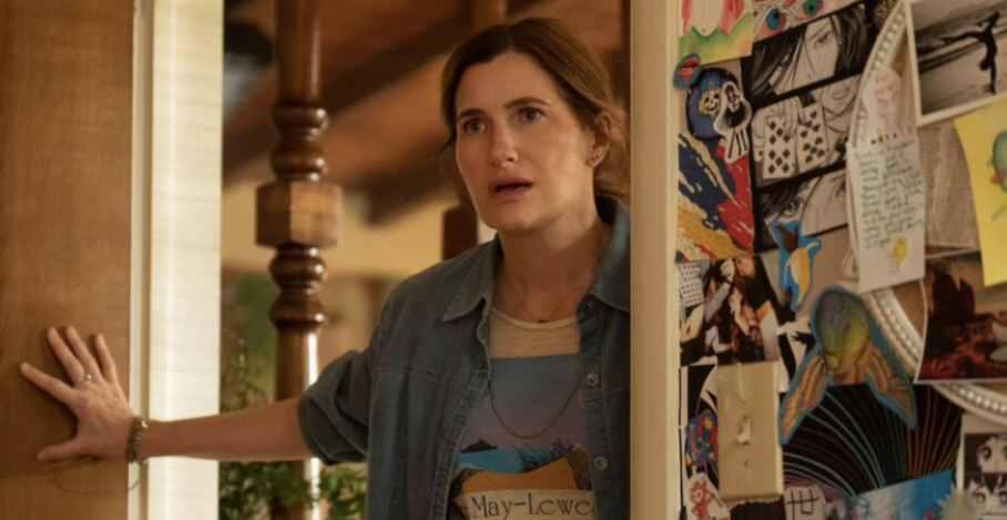 Hulu Releases First Look at Kathryn Hahn’s New Show ‘Tiny Beautiful Things’ | Elizabeth Hinkler ...