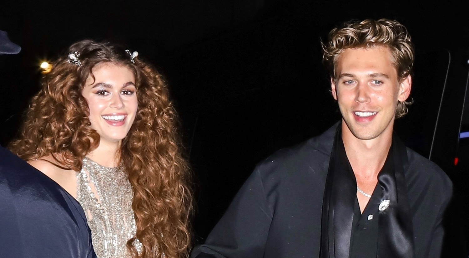 Austin Butler Reacts to Paparazzi Photos of Him & Kaia Gerber ...