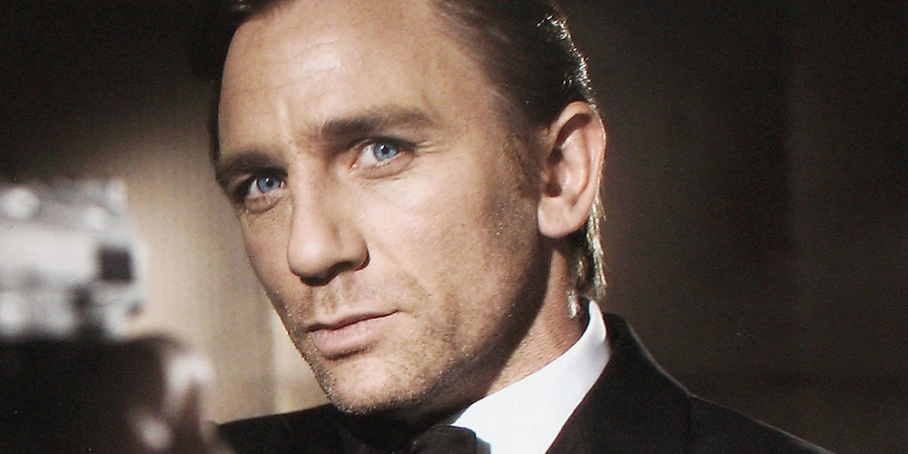 Daniel Craig Talks Being ‘Married’ to Hugh Grant & Addresses ‘Knives ...