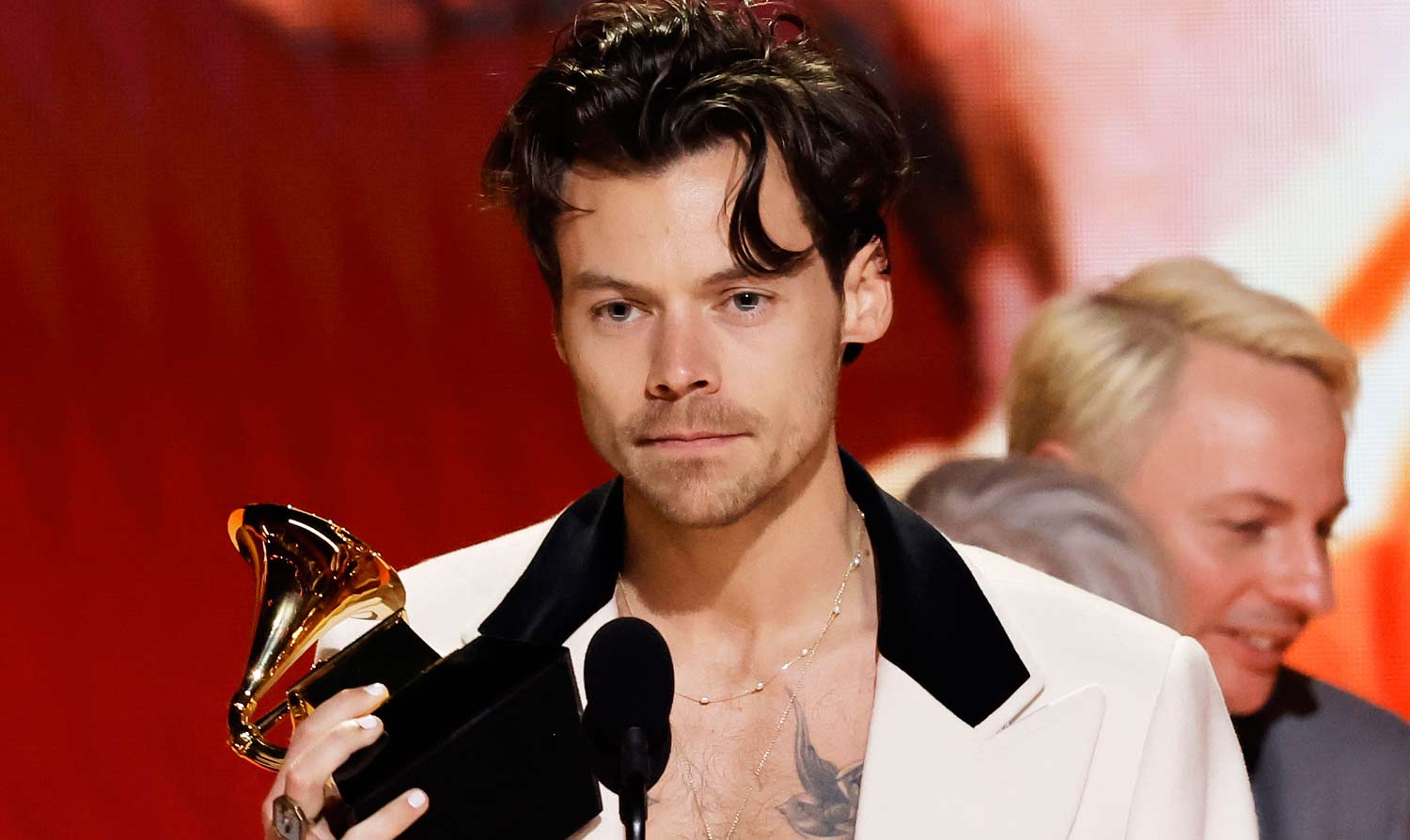 Harry Styles Wins Grammys 2023′s Album of the Year, Beating Beyonce, Adele, & More (Video ...
