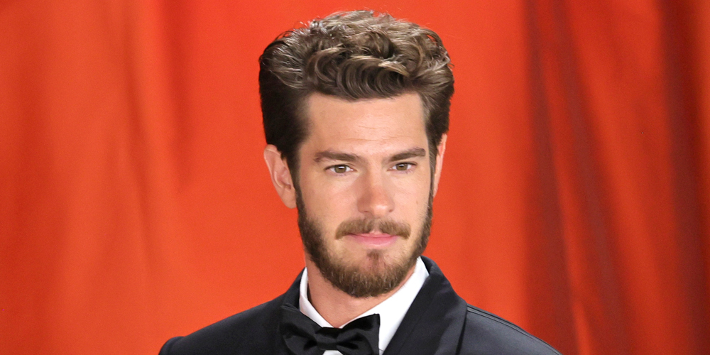 Presenter Andrew Garfield Stays Classic in a Fitted Tuxedo for Oscars ...
